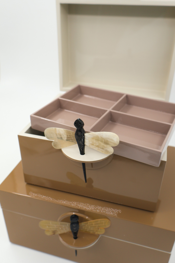 Amber Lacquered Dragonfly Box – EK Home