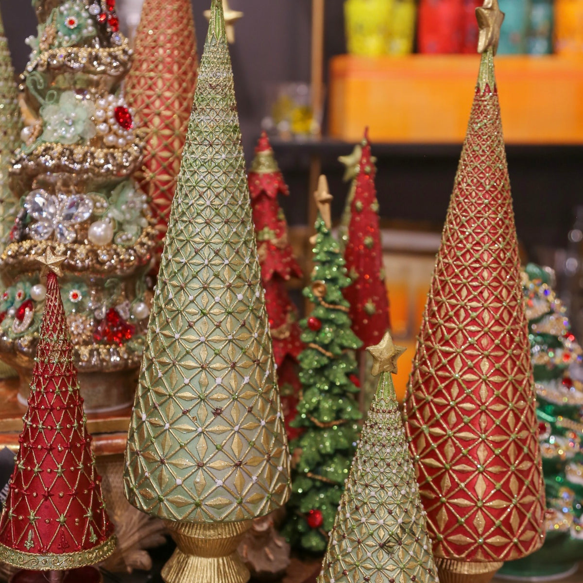 25-Diamond Burst Cone Tree/New Moon – EK Home